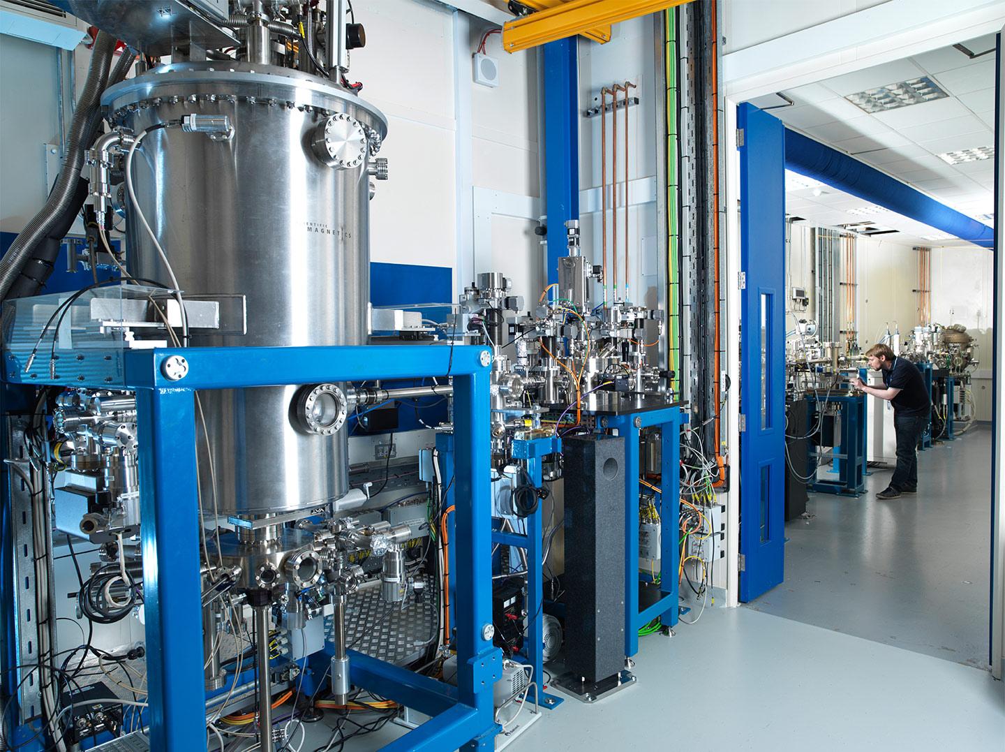 XPS Beamlines for Industry | Diamond Light Source