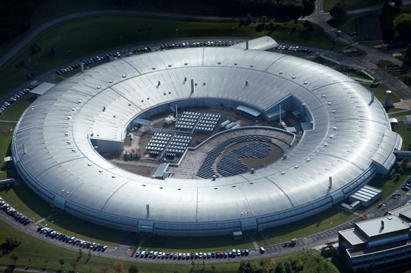 Illuminating Atoms: Science Meets Art - - Diamond Light Source