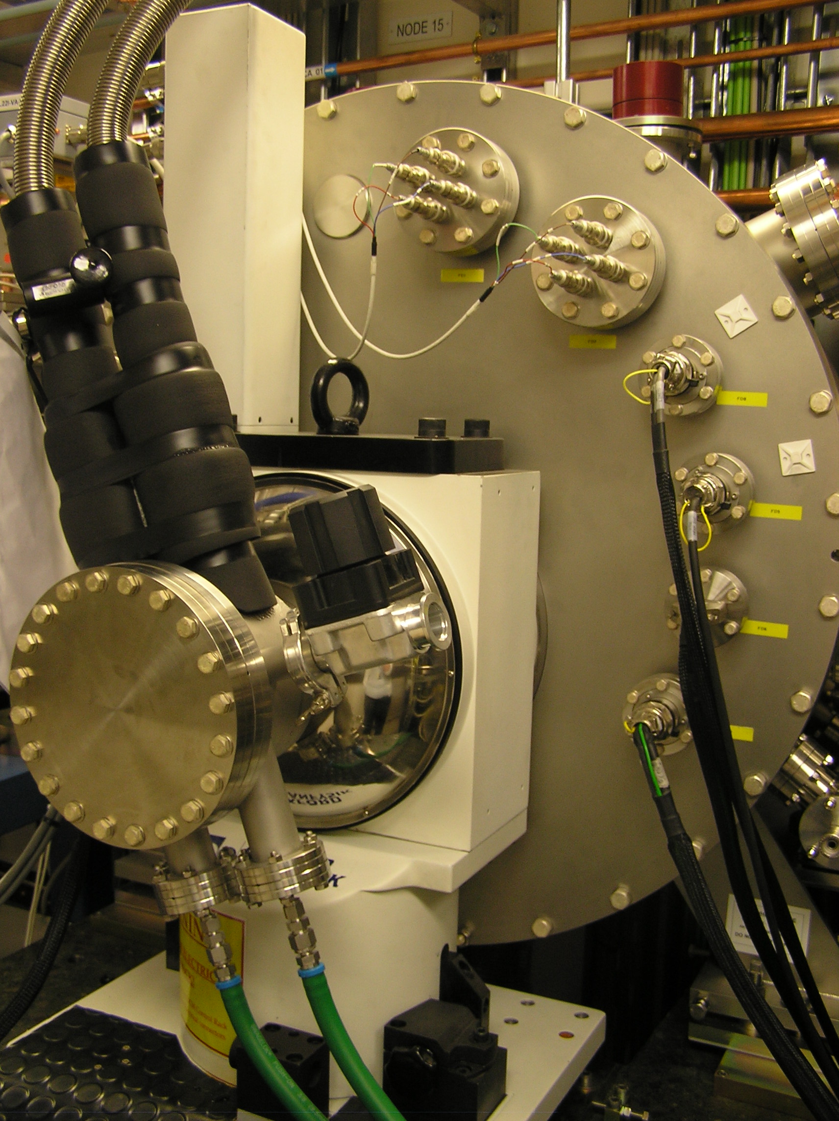 Beamline Layout and Technical Specification - - Diamond Light Source